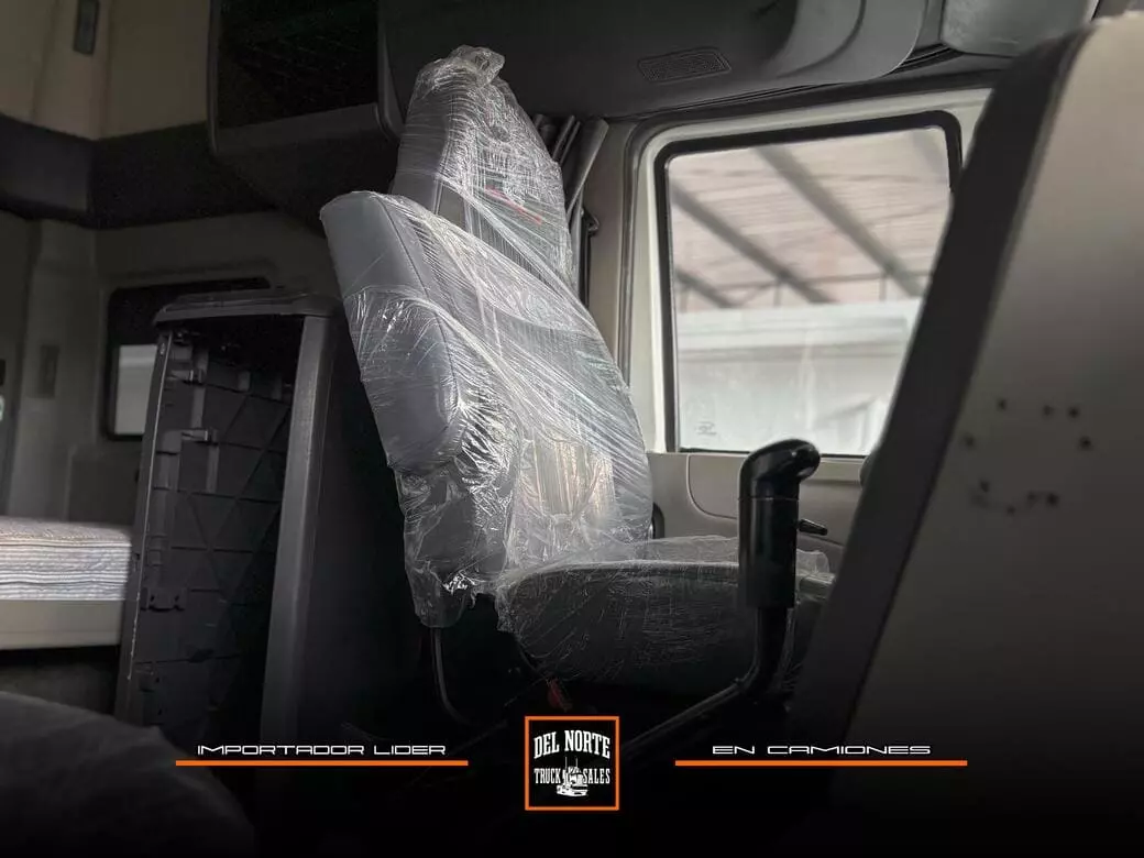 International ProStar 2015 – Motor Cummins ISX15, Caja de 10 ...